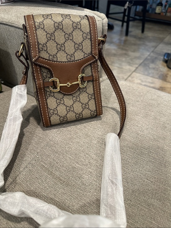 Guangzhou | Bags | Gucci Brown Gg Supreme Canvas Small Crossbody Bag ...